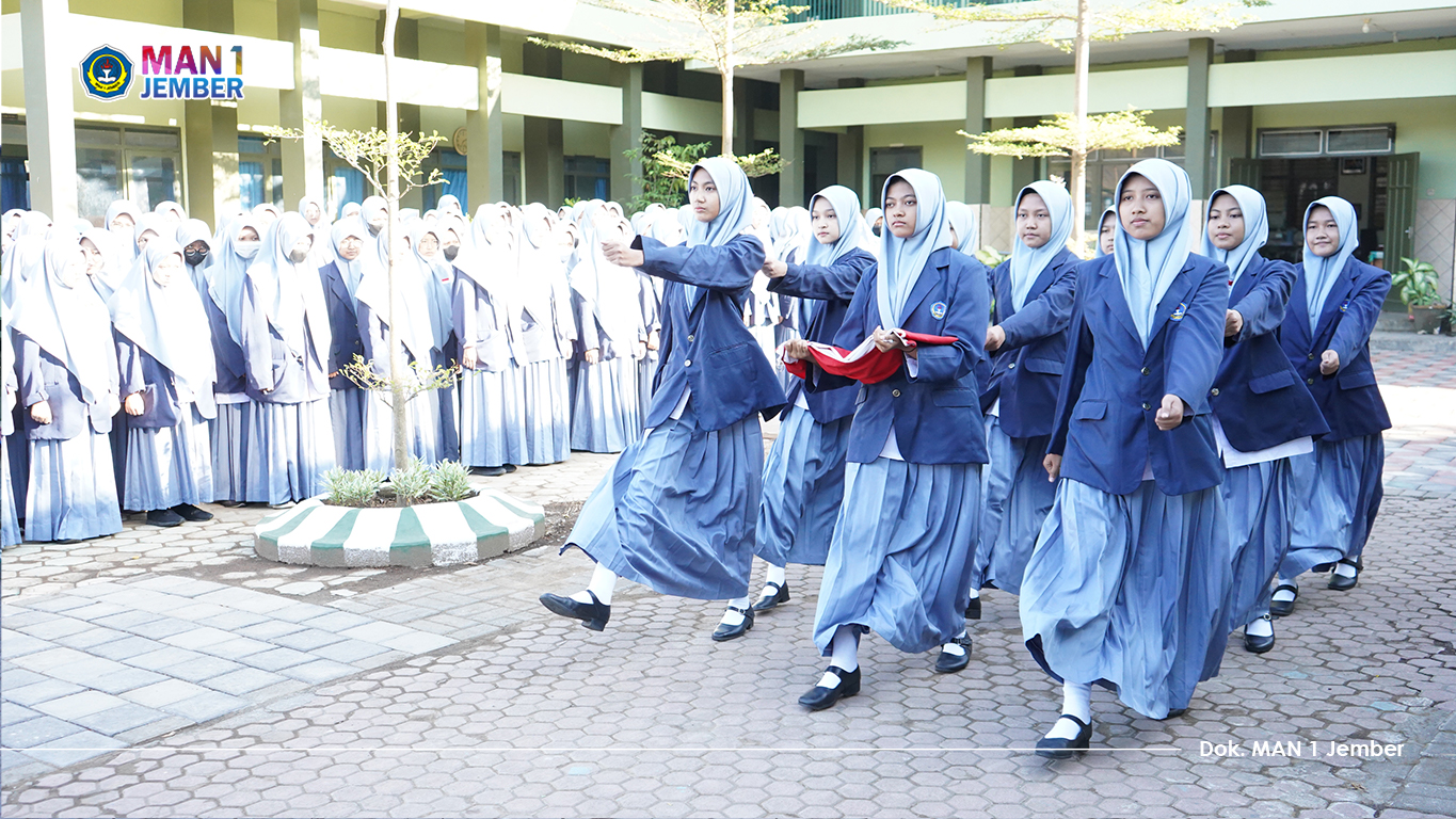 PELAKSANAAN UPACARA BENDERA 17 AGUSTUS 2022 DI MAN 1 JEMBER BERJALAN ...